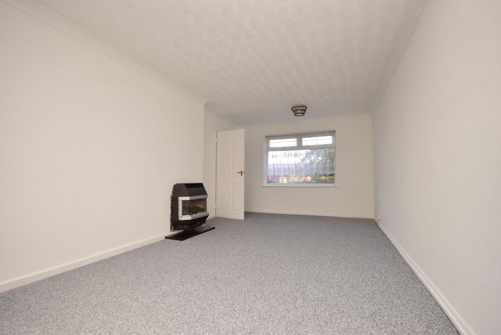 Whitmore Way, Basildon, SS14 2 bed terraced house - £1,350 pcm (£312 pw)