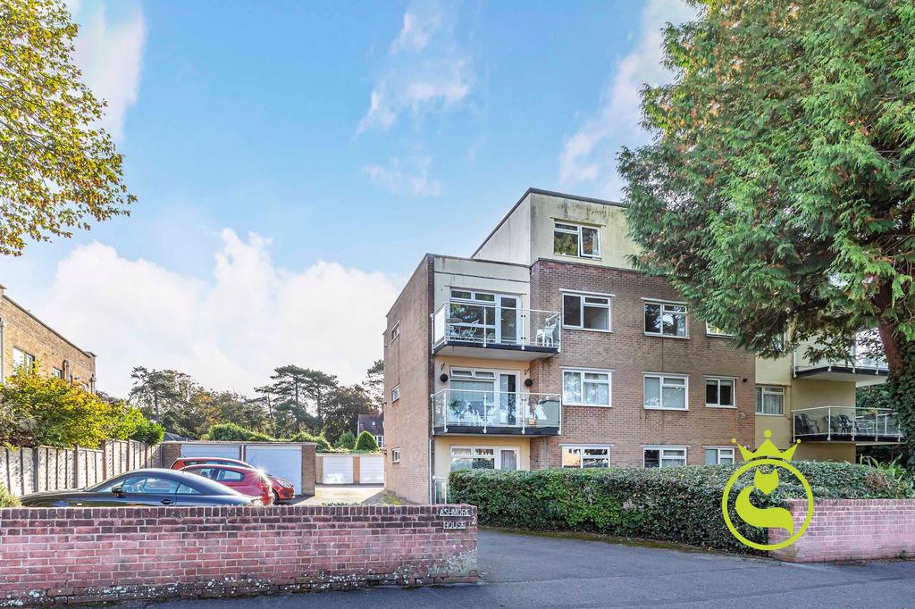 Ashmore House, Bournemouth BH4 2 bed flat for sale - £280,000