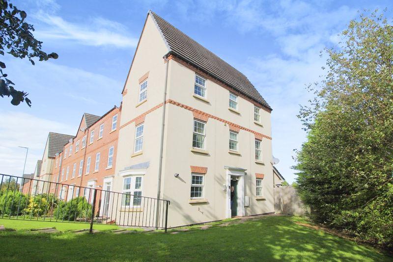 Leamore Lane, Walsall 4 bed terraced house - £229,950