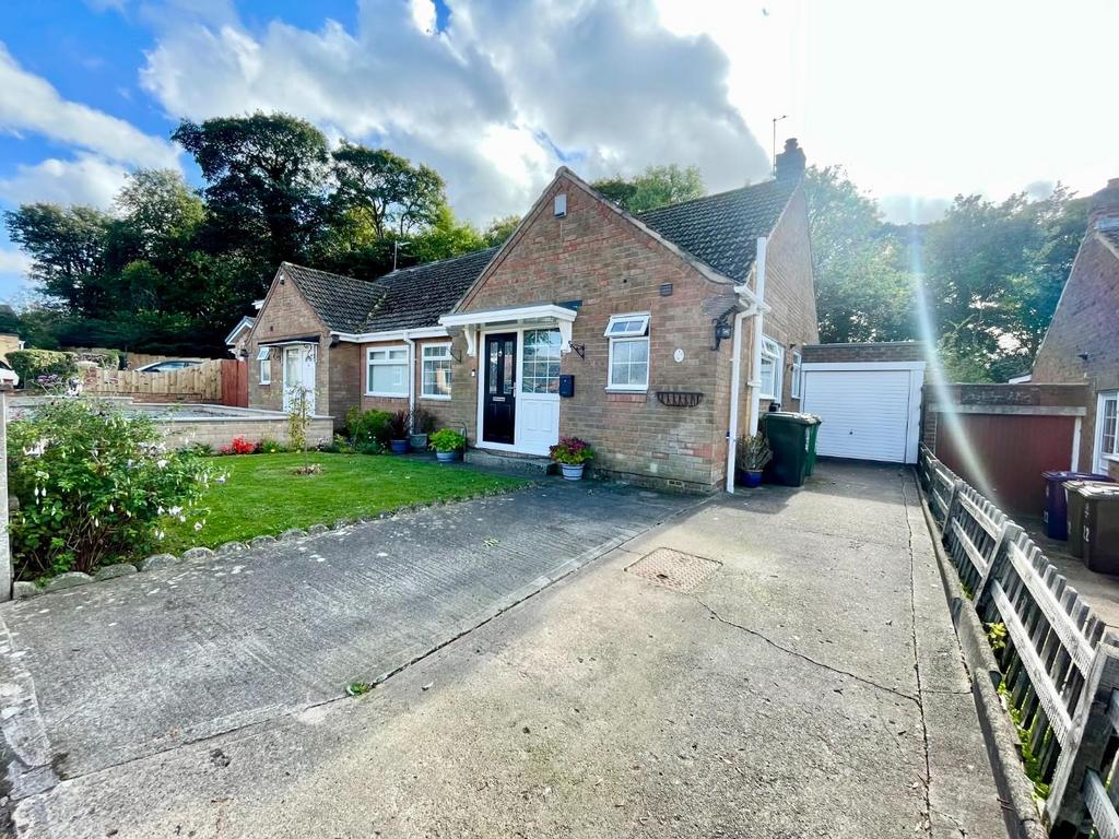 Wycherley Close, Ormesby, Middlesbrough 3 bed semi-detached bungalow ...