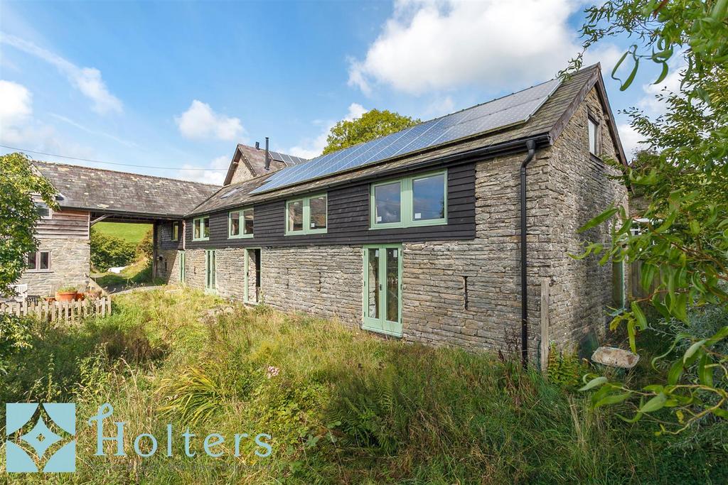 The Long Barn, Llanfairwaterdine... 4 bed barn conversion - £250,000
