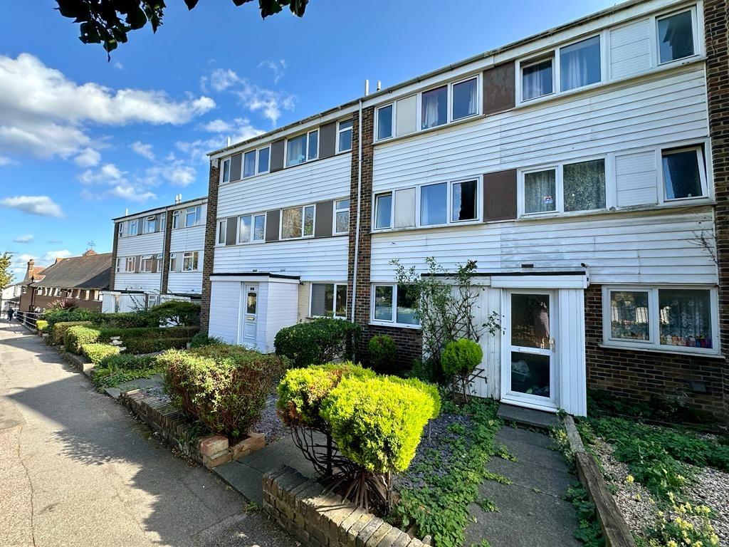 Church Mews, Rainham, 3 bed townhouse - £260,000
