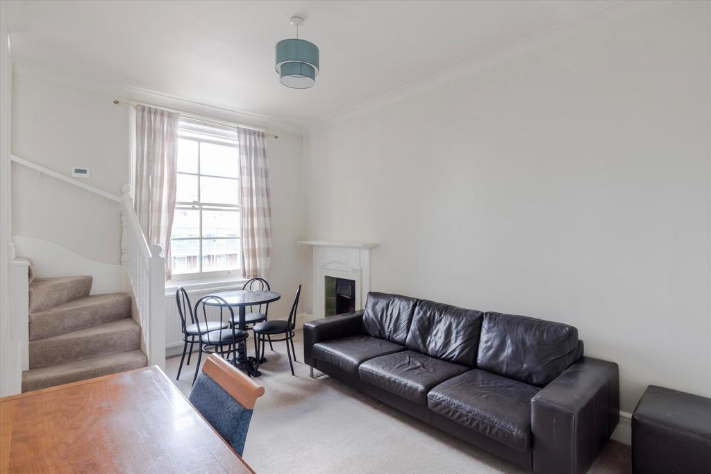 Devonshire Terrace, London, W2 2 bed flat - £2,817 pcm (£650 pw)