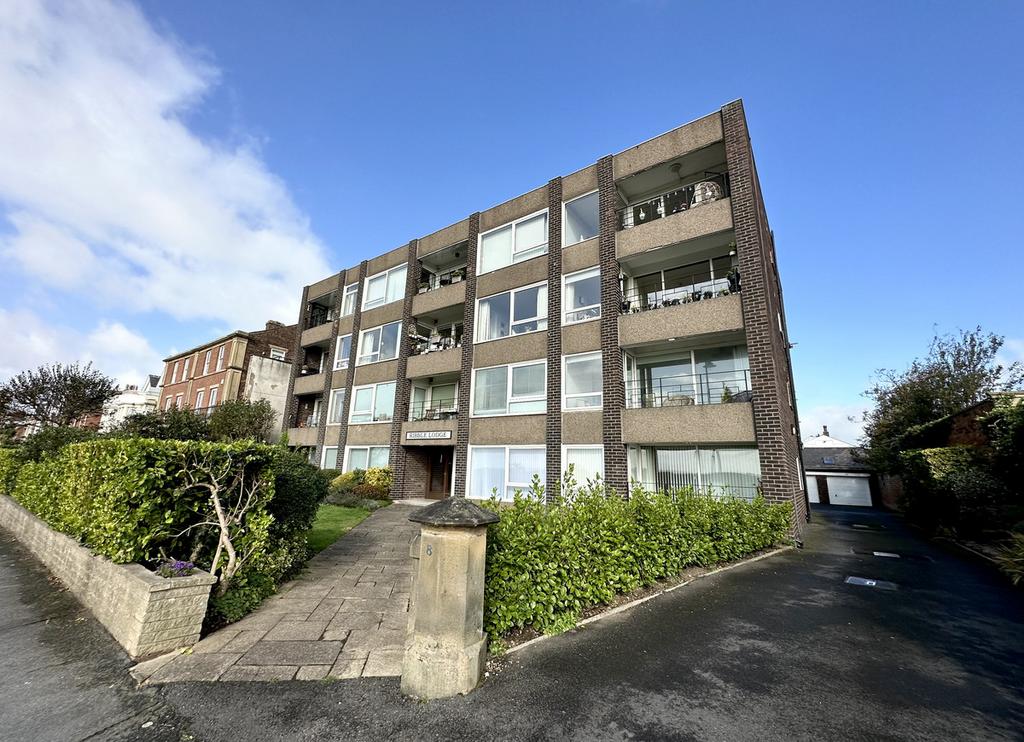Ribble Lodge, Lytham St Annes, FY8 2 bed apartment for sale - £290,000
