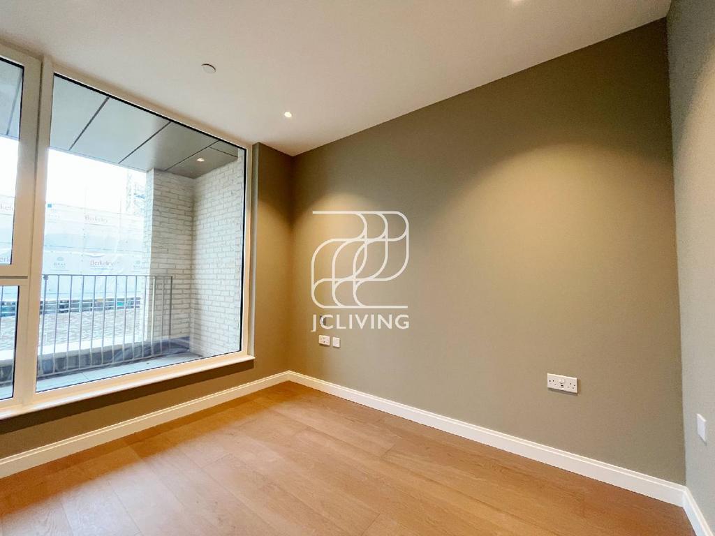 London, SE11 Studio - £2,708 pcm (£625 pw)