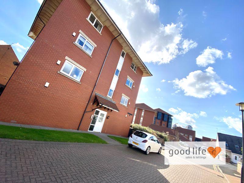 Hallgarth Court, Sunderland SR6 2 bed apartment - £165,000