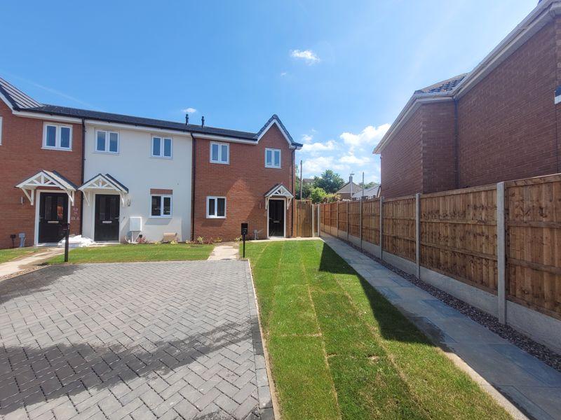 Henry Male Walk, Brierley Hill DY5 3 bed end of terrace house - £239,950