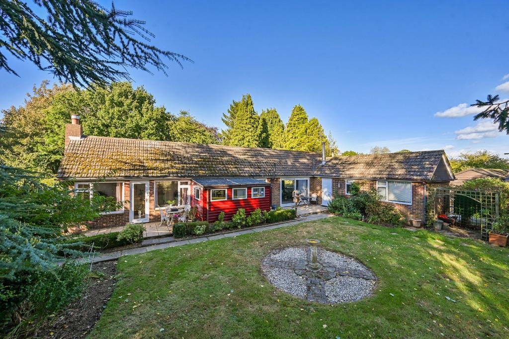 Tenterden Road, Appledore, Ashford... 2 bed bungalow for sale - £750,000