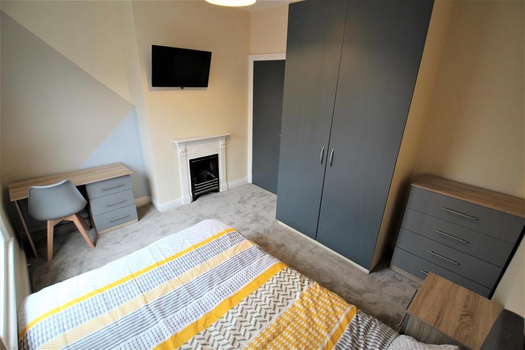 Welton Place, Hyde Park, Leeds, LS6 1EW 5 bed terraced house - £3,185 ...