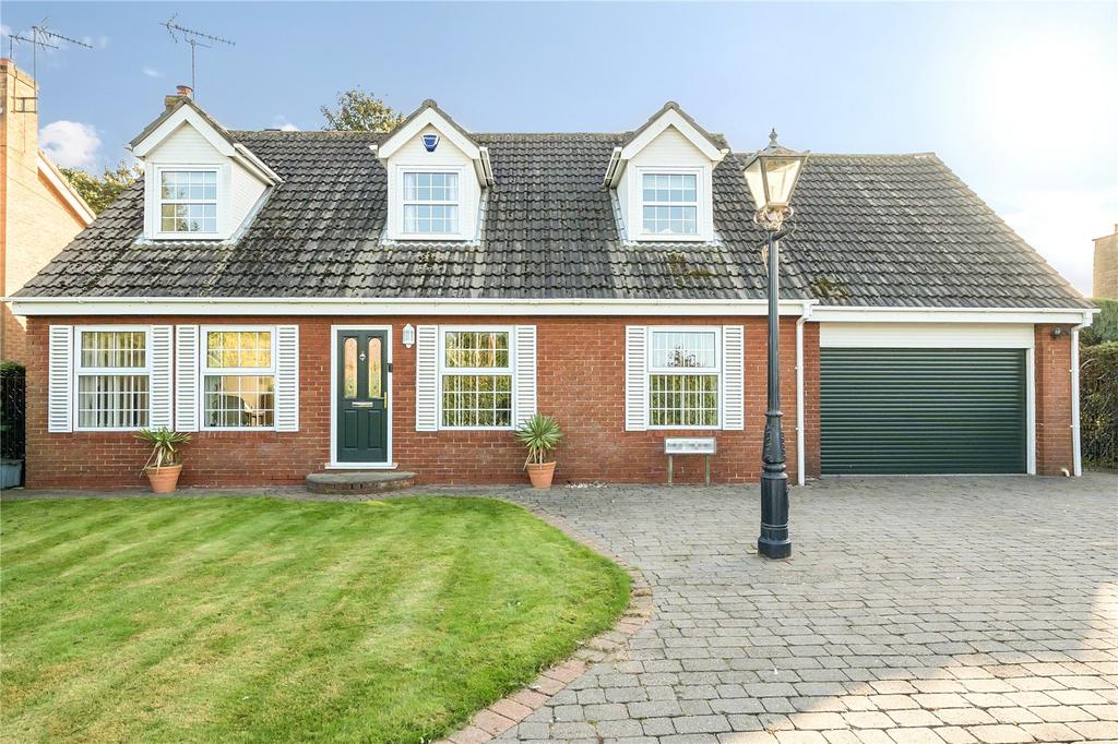 Hawthorns, Brayton Lane, Brayton... 4 bed detached house - £475,000