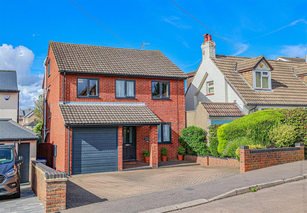 Newell Road, Hemel Hempstead, HP3 4 bed detached house - £650,000