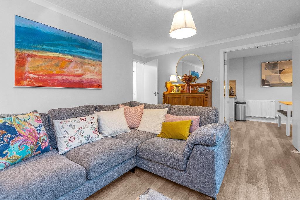 Pitt Street, Leith, Edinburgh, EH6 2 bed flat - £1,425 pcm (£329 pw)
