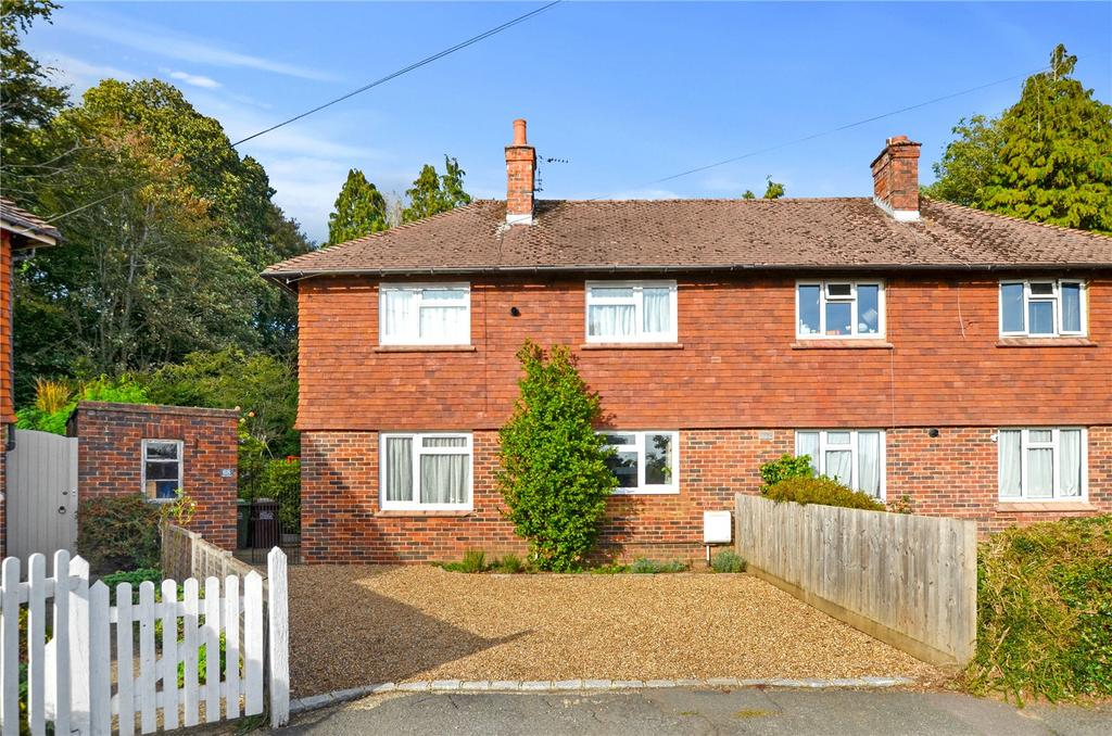 The Drive Uckfield East Sussex Tn22 2 Bed Semi Detached House For