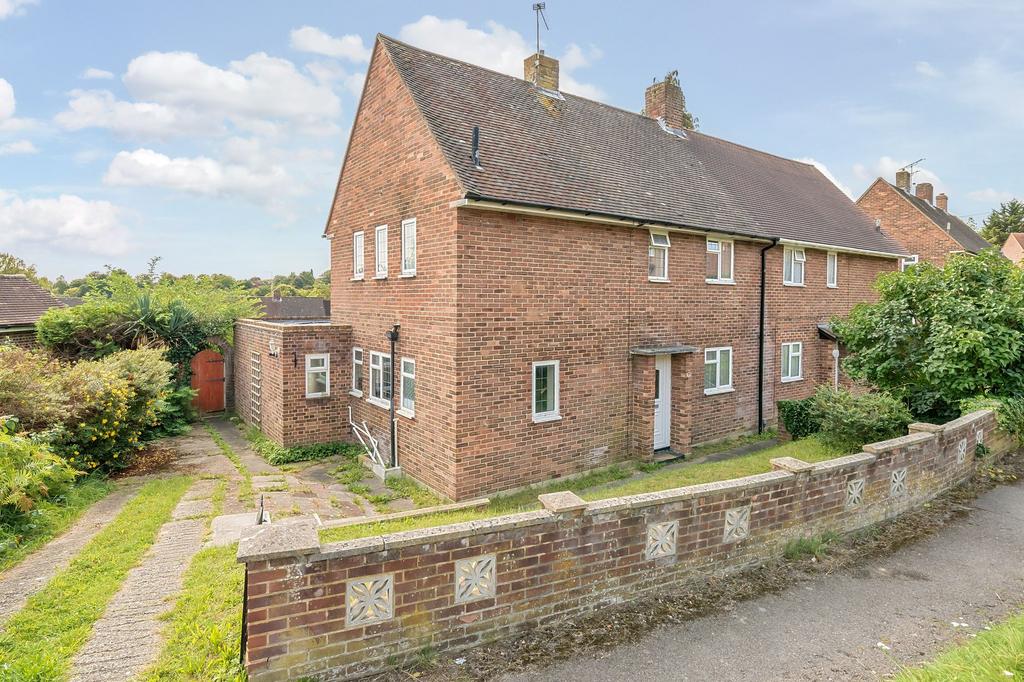 Fox Lane, Winchester, SO22 5 bed semi-detached house - £395,000