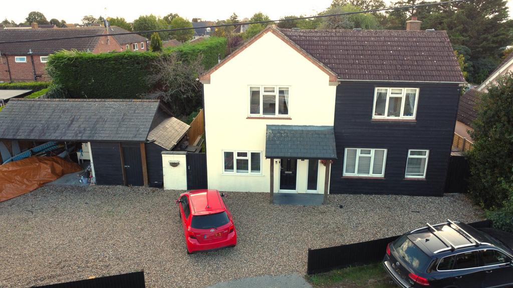 FIRS ROAD, WEST MERSEA, ESSEX, CO5 8JS 4 bed detached house - £850,000