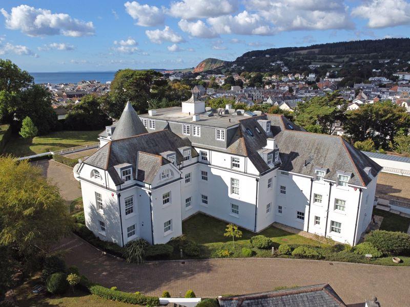 Hillside Road, Sidmouth 2 bed apartment - £1,350 pcm (£312 pw)