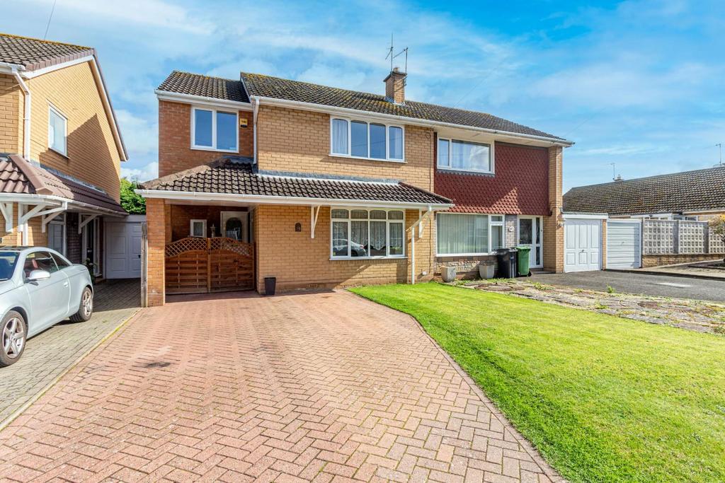 Rugby Road, Stourbridge, DY8 4RJ 4 bed semi-detached house for sale - £ ...