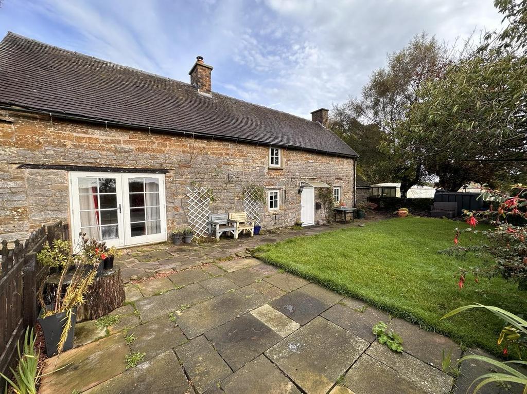 Dale Fields Cottage, Grindon, Leek 2 bed detached house - £450,000