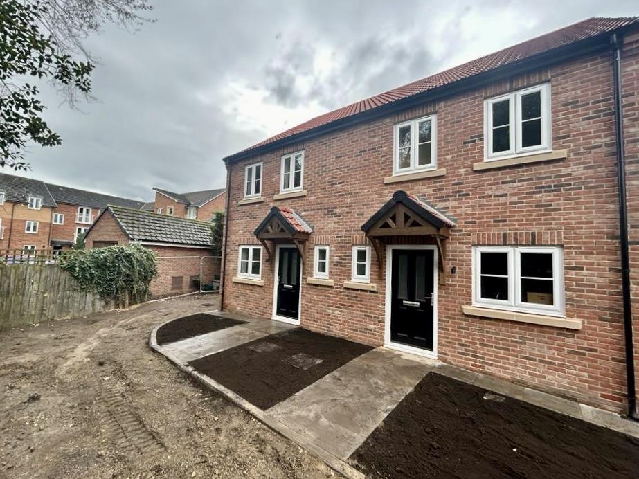 Carolean Court, Framwellgate Moor... 3 bed semi-detached house - £1,100 ...