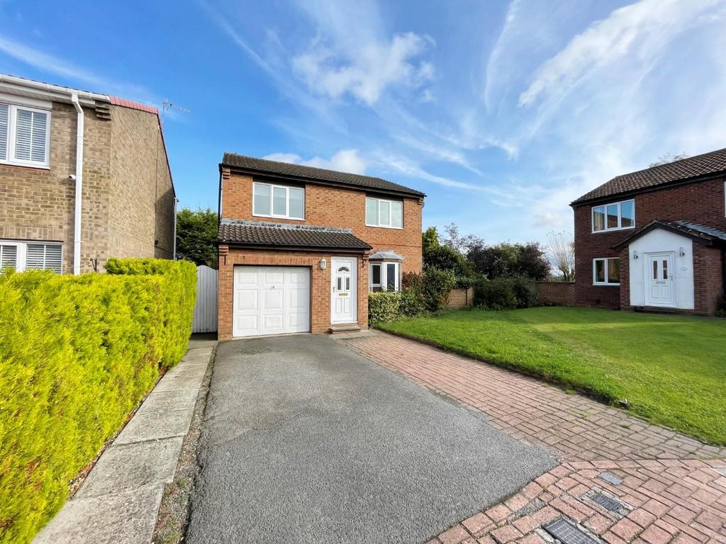 Chelston Close, Naisberry Park... 4 bed detached house - £230,000