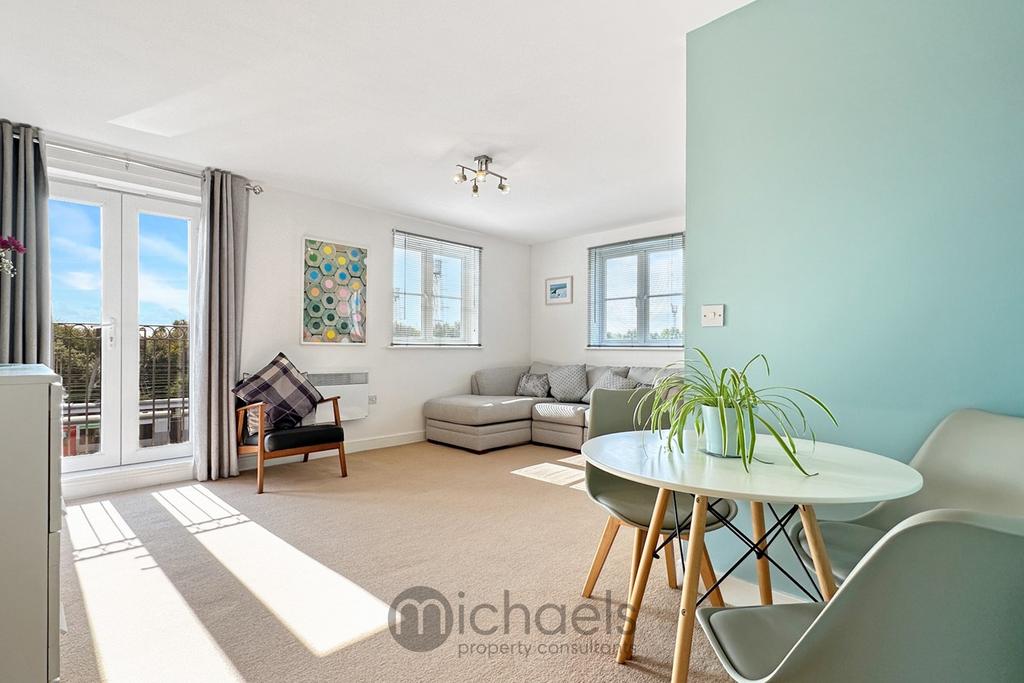 Propelair Way, Colchester, CO4 2 bed apartment - £190,000