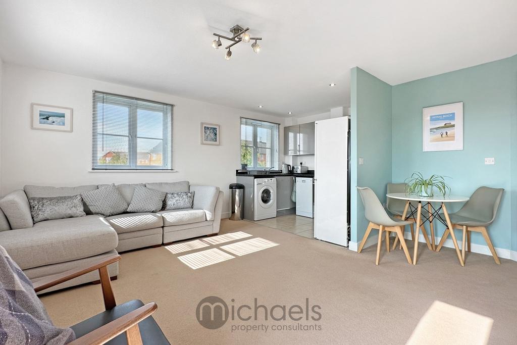 Propelair Way, Colchester, CO4 2 bed apartment - £190,000