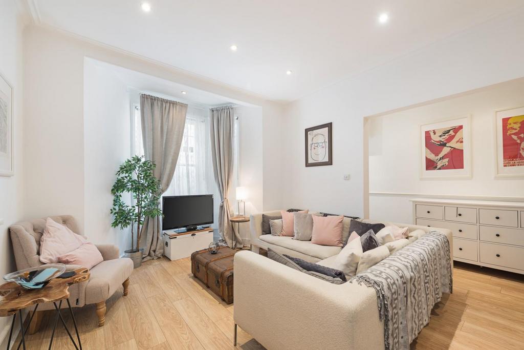 Westgate Terrace, London, SW10 2 bed flat - £2,925 pcm (£675 pw)