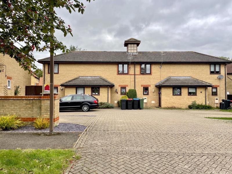 Hendrix Drive, Crownhill 2 bed terraced house to rent - £1,200 pcm (£ ...