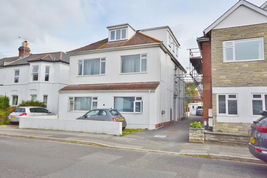 Hamilton Road, Bournemouth BH1 1 bed flat - £160,000