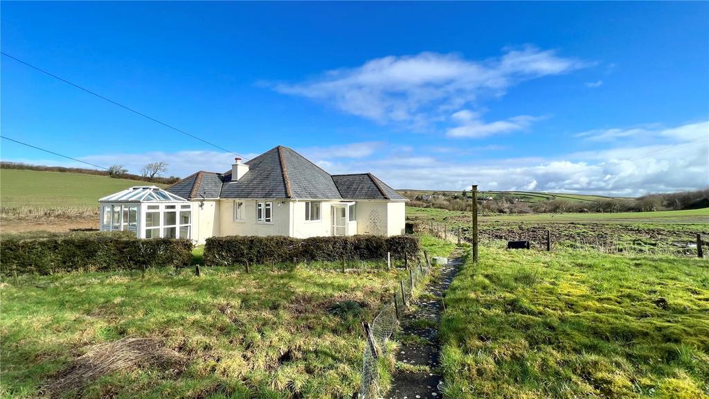 Horns Cross, Bideford 3 bed bungalow - £330,000