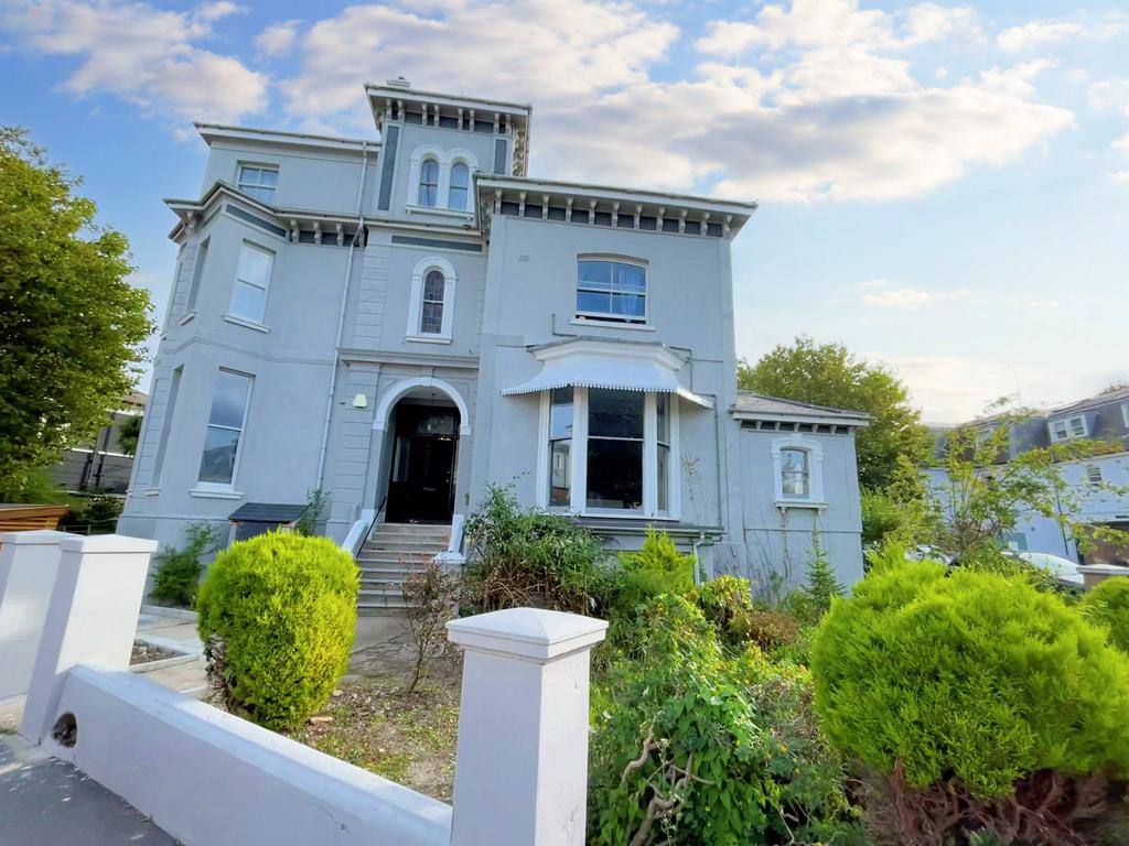 Bolton Road, Eastbourne BN21 1 bed apartment - £975 pcm (£225 pw)