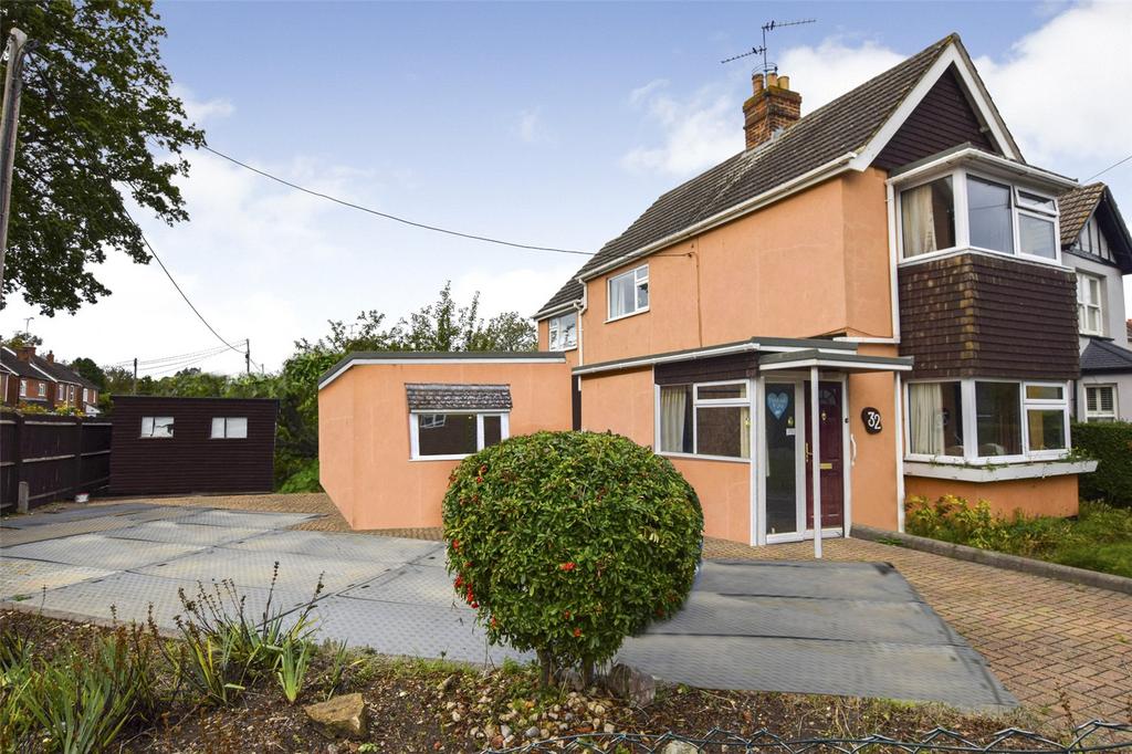 Farnborough GU14 3 bed detached house - £450,000