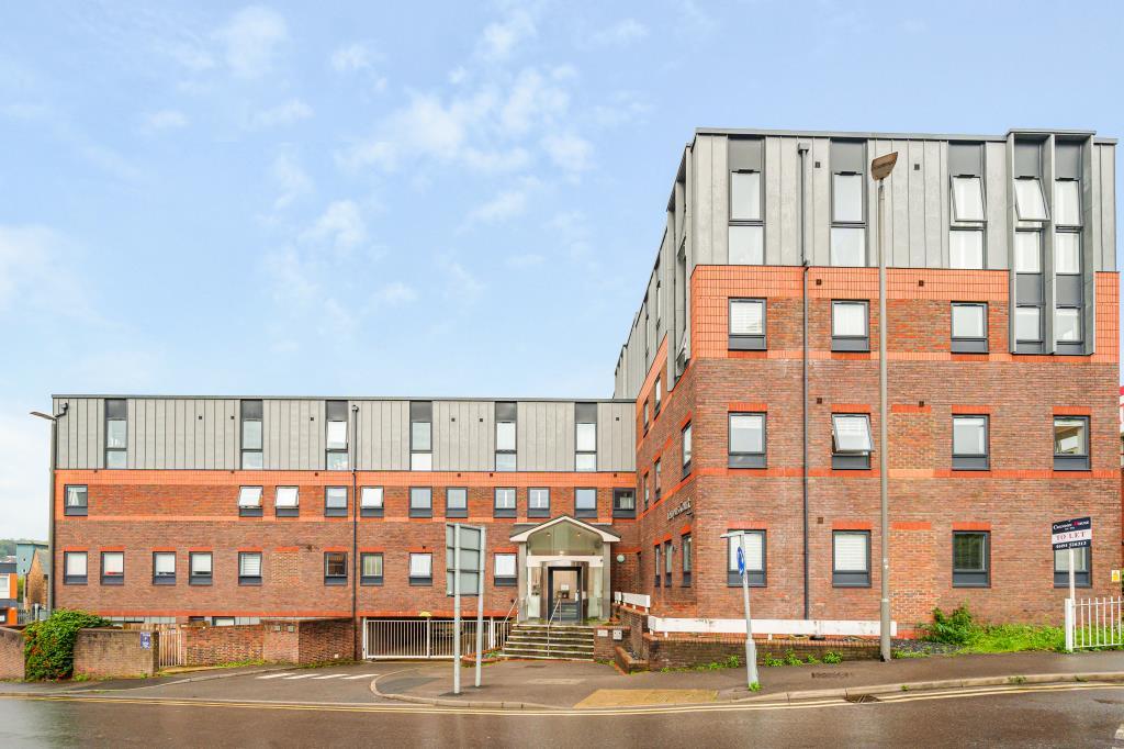 High Wycombe, Buckinghamshire, HP13 1 bed flat for sale - £175,000