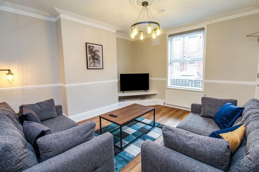 Spring Grove View, Leeds, LS6 1 bed in a house share - £695 pcm (£160 pw)
