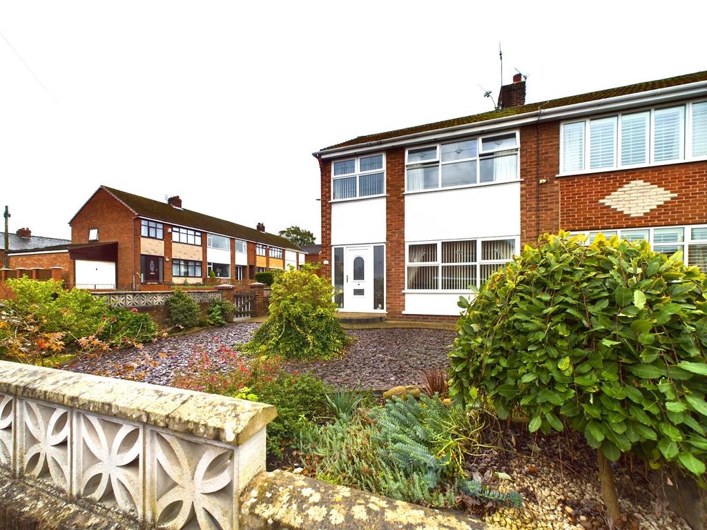 Marshall Avenue, Peasley Cross, St... 3 bed semi-detached house - £185,000