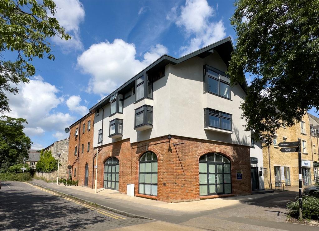 Mill Walk, Witney, Oxfordshire, OX28 2 bed apartment - £1,350 pcm (£312 pw)