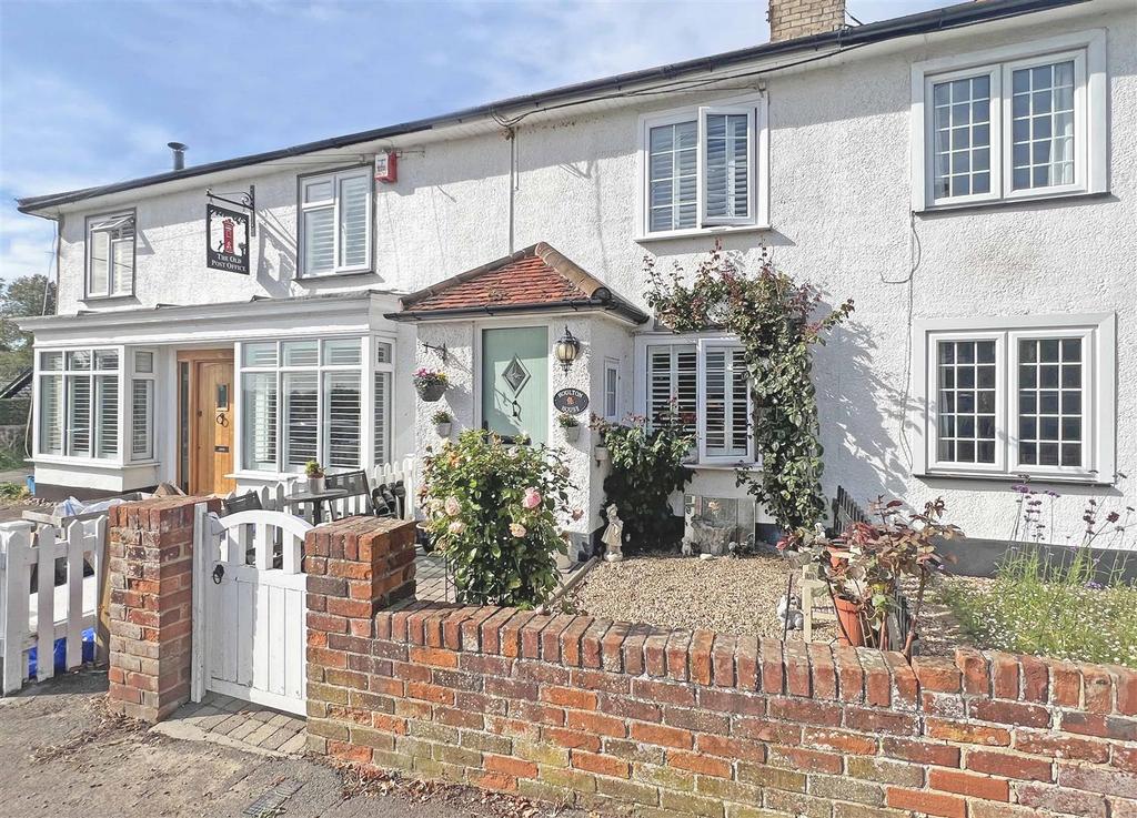 The Street, Stisted 2 bed cottage for sale - £375,000