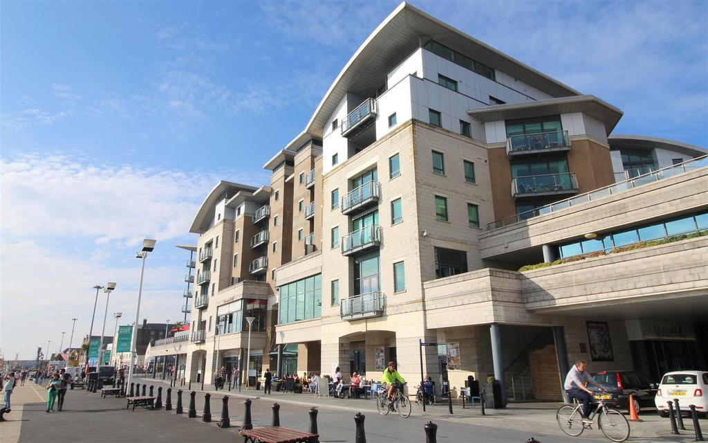 Dolphin Quays, The Quay, Poole 2 bed apartment for sale - £240,000