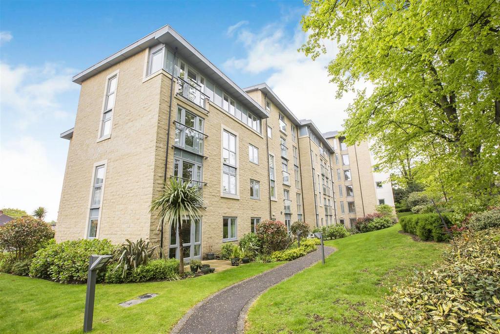 Trinity Court, Oxford Road, Halifax 1 bed apartment - £110,000