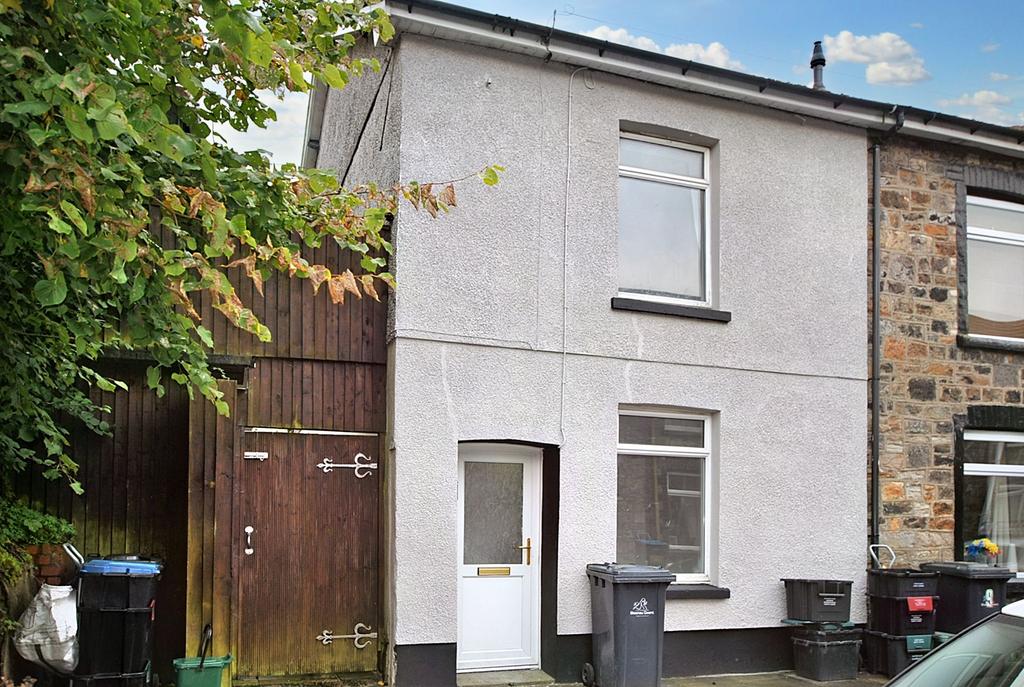 Blaina, Abertillery NP13 2 bed end of terrace house - £69,995