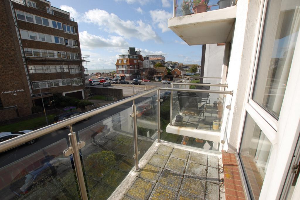 Stade Street, Hythe, CT21 2 bed retirement property - £250,000