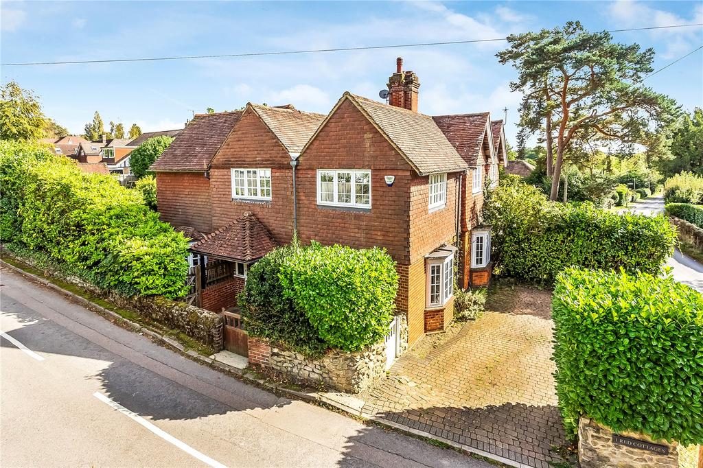 Woodhurst Lane, Oxted, Surrey, RH8 4 bed semi-detached house - £950,000