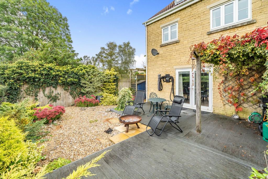 Minety, Malmesbury, Wiltshire, SN16 4 bed semi-detached house - £425,000