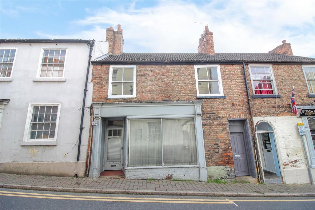 High Skellgate, Ripon 4 bed terraced house for sale - £218,500