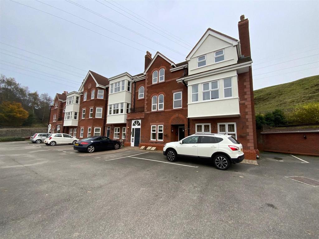 Matley Court, Mottram Road... 2 bed apartment - £800 pcm (£185 pw)