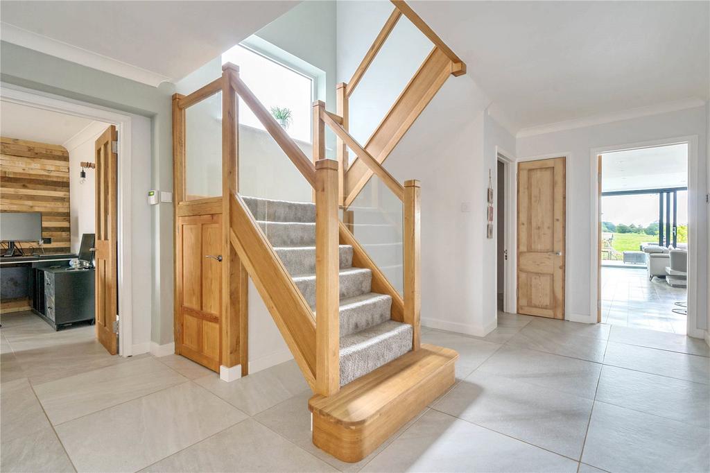 Sywell Road, Overstone, Northampton, Northamptonshire, NN6 5 bed ...