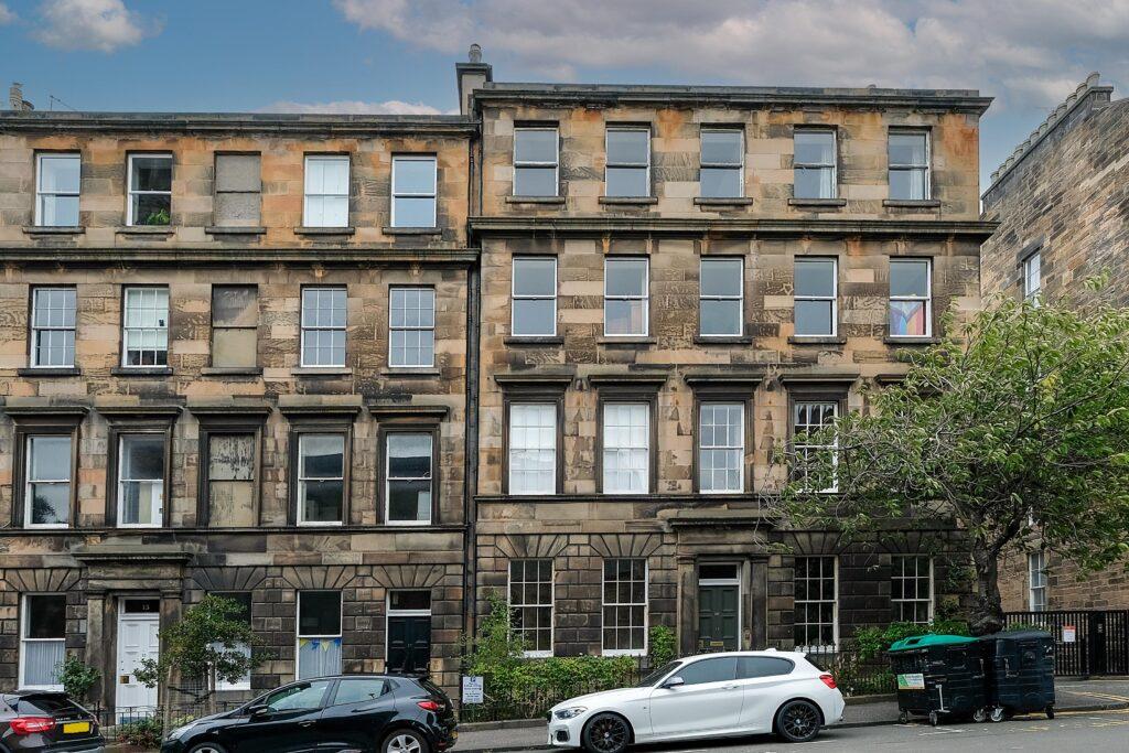 17 (3F2) Lutton Place, EDINBURGH, EH8... 5 bed flat - £440,000