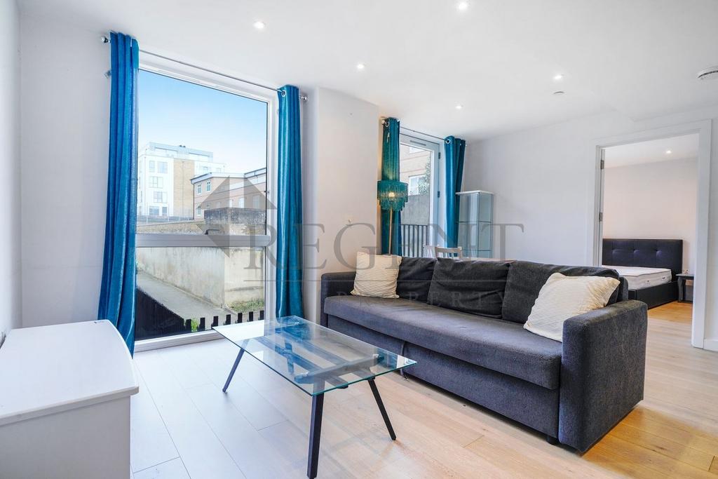 Albion Court, Hammersmith, W6 1 bed apartment - £1,800 pcm (£415 pw)