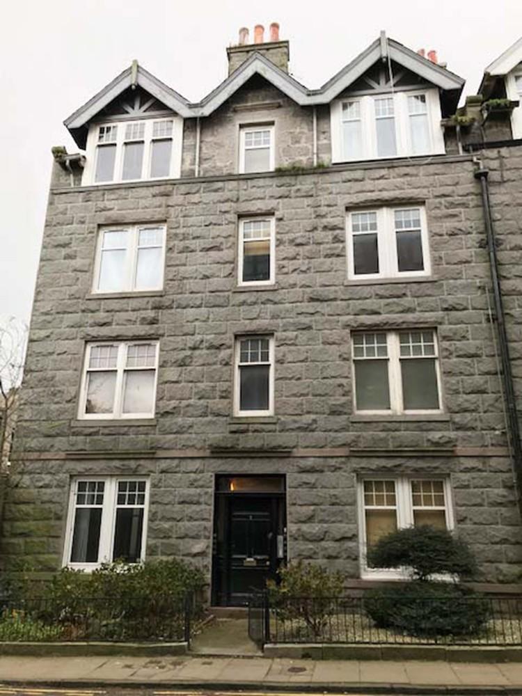 3 Dee Place, 1st Floor, Aberdeen... 1 bed flat - £550 pcm (£127 pw)