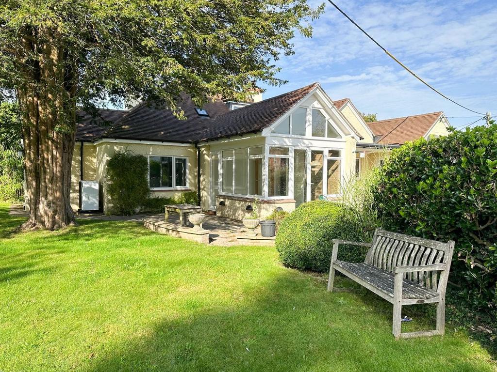 Coombe Bissett, Salisbury SP5 3 bed character property - £2,000 pcm (£ ...